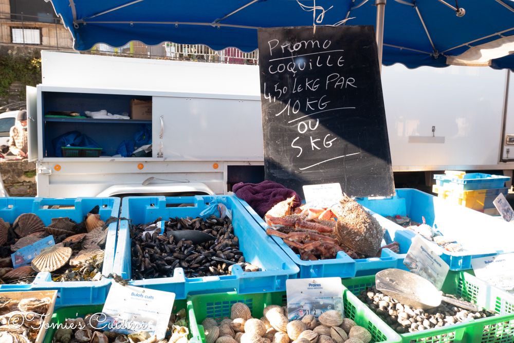 French market on Saturday morning in Morlaix - Tomie's Cuisine